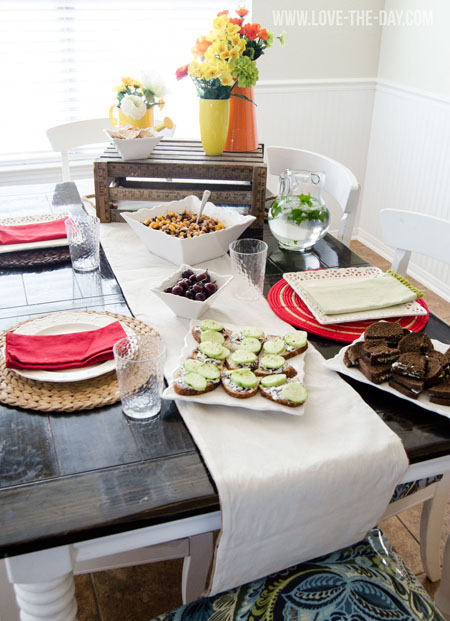 How to Create a Classy Lunch With Items From Around Your Apartment Tips ...