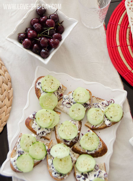 How to Create a Classy Lunch With Items From Around Your Apartment Tips ...