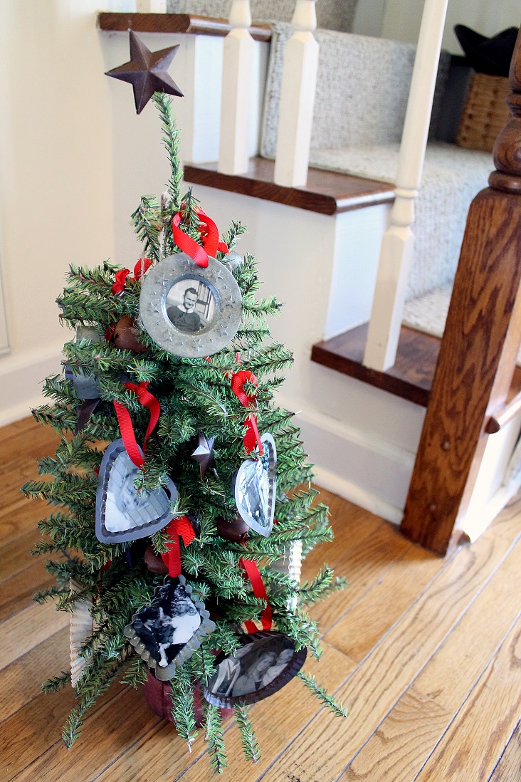 Decorate with Holiday Trees in Miniature Tips | ForRent